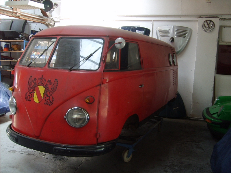 1952 Barndoor Bus - Karmann1952
